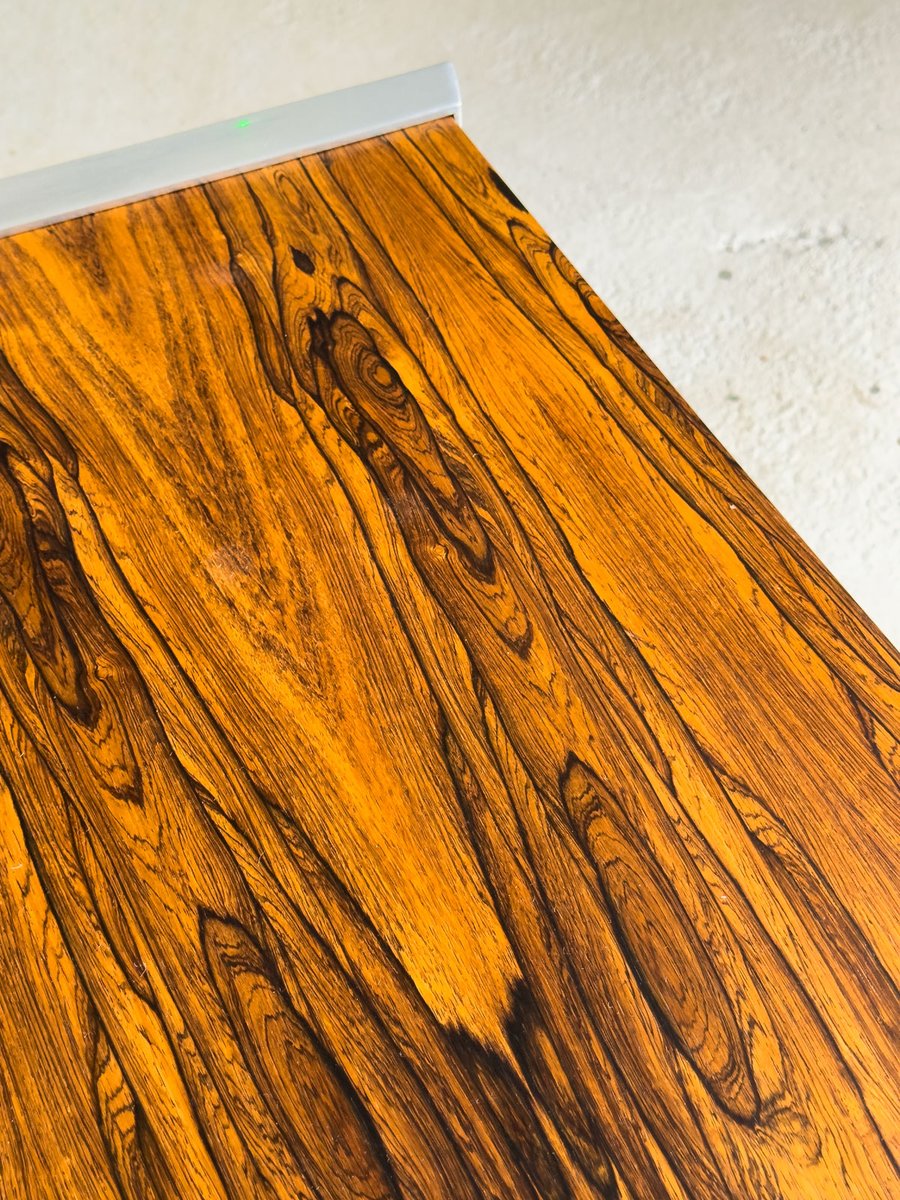 Enfilade en Palissandre, Chrome et Verre Fumé attribuée à Richard Young ...