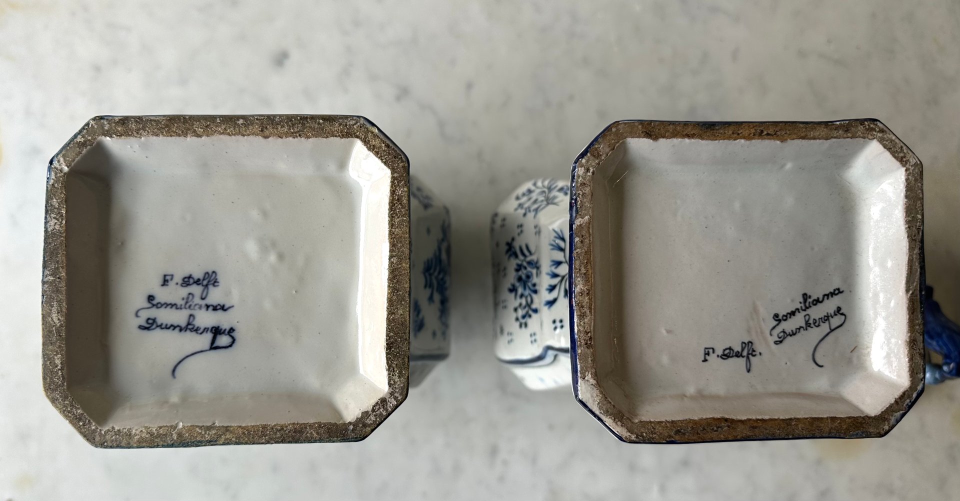 Vases Vintage en Faïence, 1940s, Set de 2 en vente sur Pamono