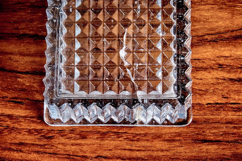 Etagère de Comptoir en Chrome et Verre attribuée à Jacques Adnet ...