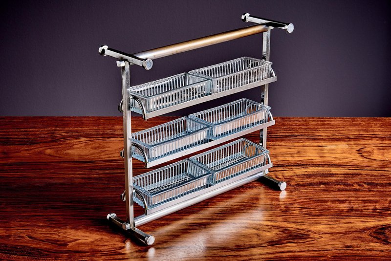 Etagère de Comptoir en Chrome et Verre attribuée à Jacques Adnet ...