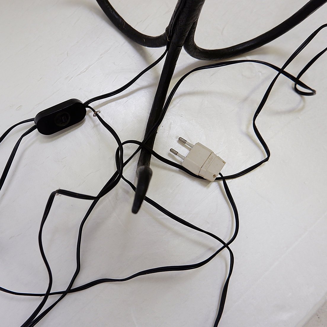 Brutalist Anchor Table Lamp, 1950s for sale at Pamono