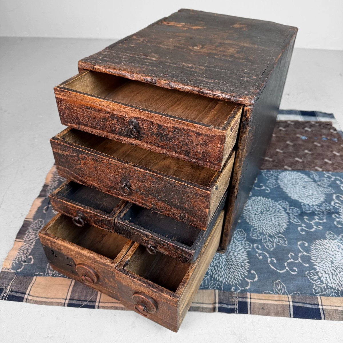 Small Japanese Calligraphy Drawer Chest, 1900s for sale at Pamono