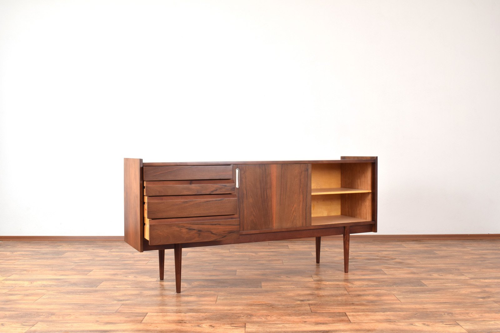 Credenza Mid-Century in noce di Bytom Furniture Factory, anni '60 in ...