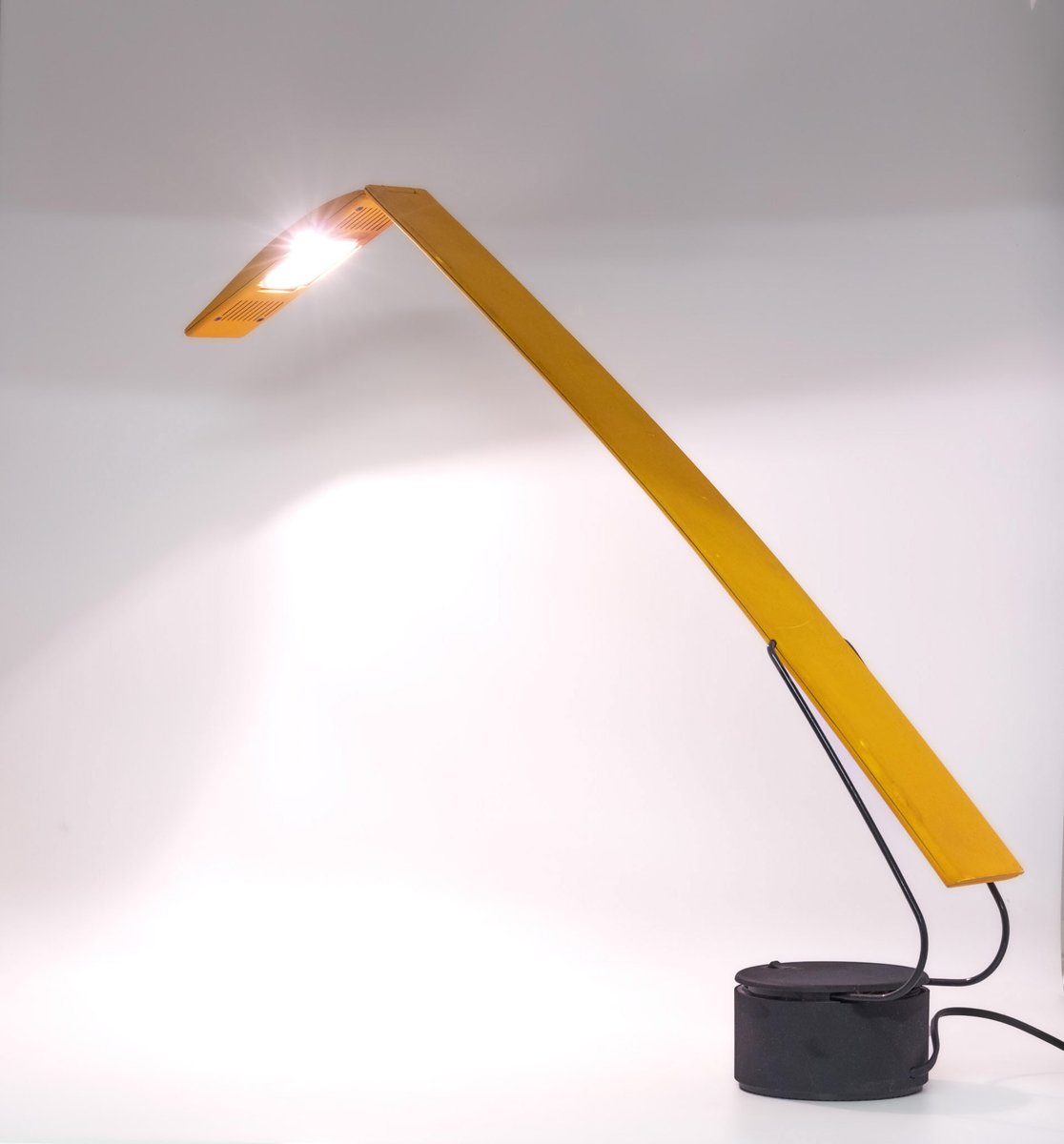 Postmodern Dove Table Lamp by Mario Barbaglia & Marco Colombo for Paf ...
