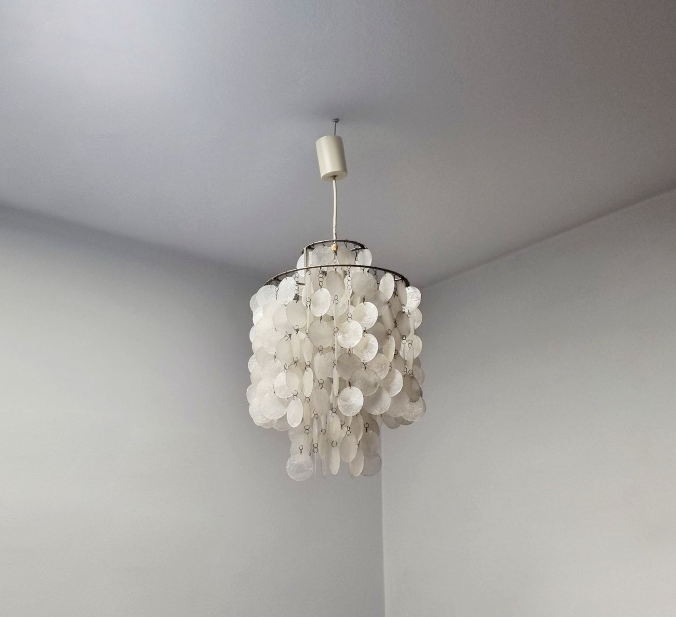 Mid-Century Modern Fun 1DM Shell Chandelier by Verner Panton for Lüber ...