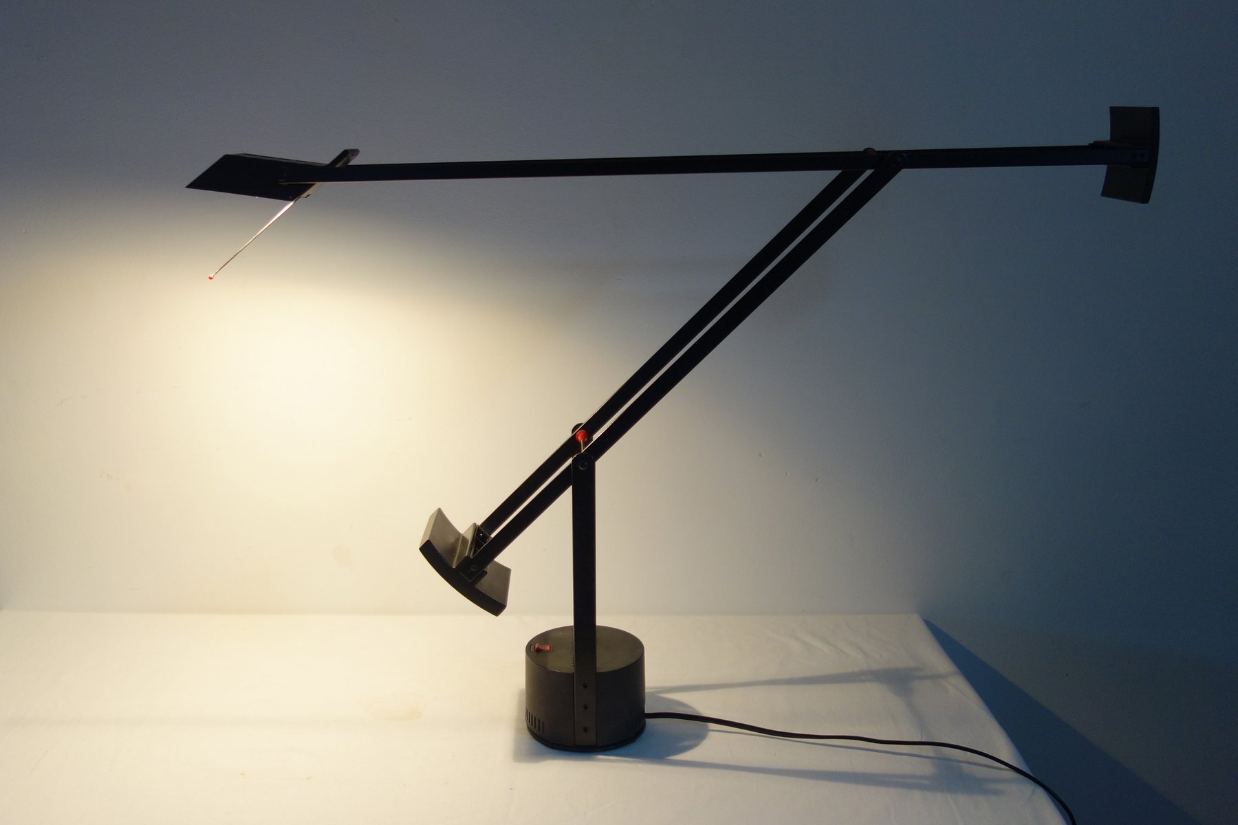Große Tizio Lampe von Richard Sapper für Artemide, 1970er bei Pamono kaufen