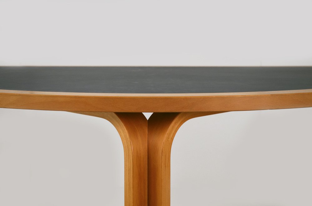 Tavolo semicircolare di Thygesen & Sørensen per Magnus Olesen in ...