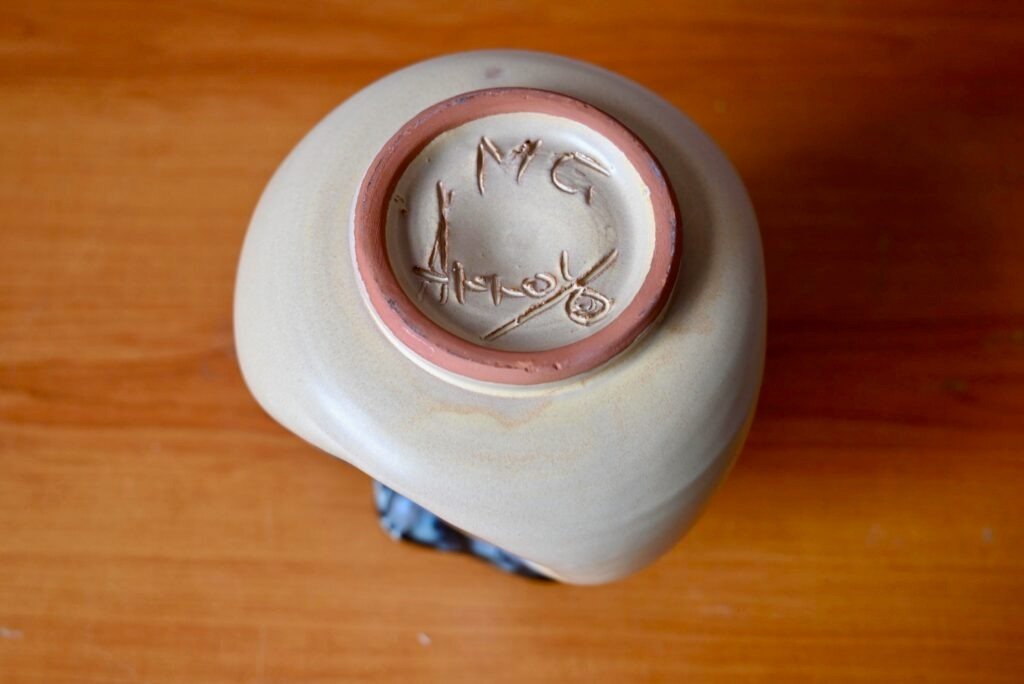 Vase en Forme de Bourse en Céramique et Cuir par Manuel Garcia Arroyo ...