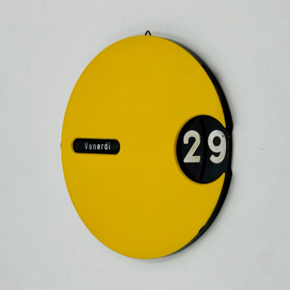 Italian Perpetual Wall Calendar in Yellow Plastic, 1970s for sale at Pamono