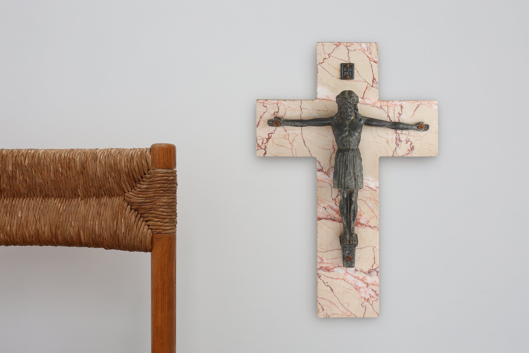 Crucifix en Bronze et en Marbre, Belgique, 1920s en vente sur Pamono