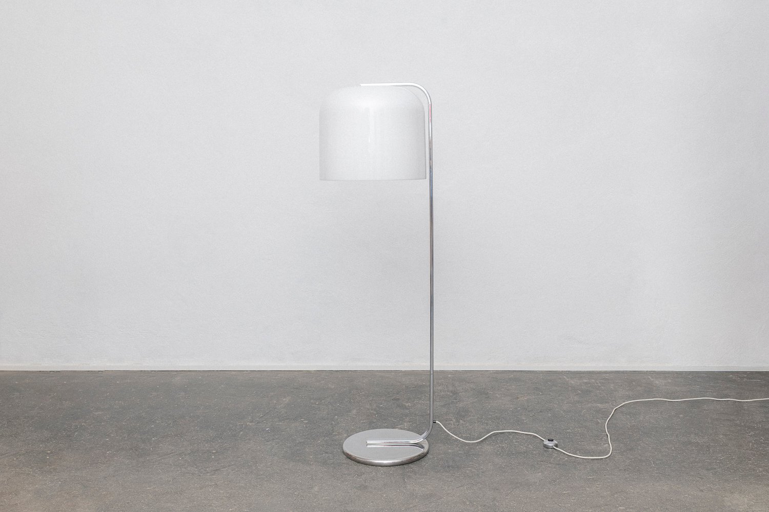 MCM Alvise Floor Lamp by Luigi Massoni for Guzzini, 1960s for sale at ...
