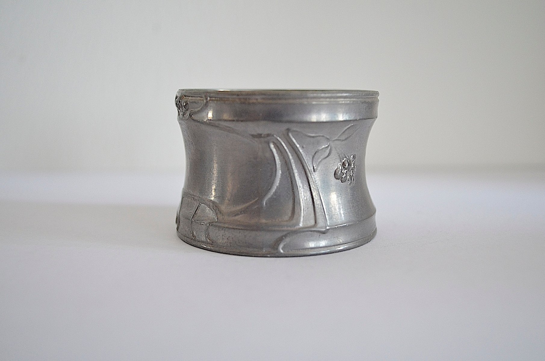 Antike Jugendstil Serviettenringe von Kaiser Zinn, 1900er, 2er Set bei ...