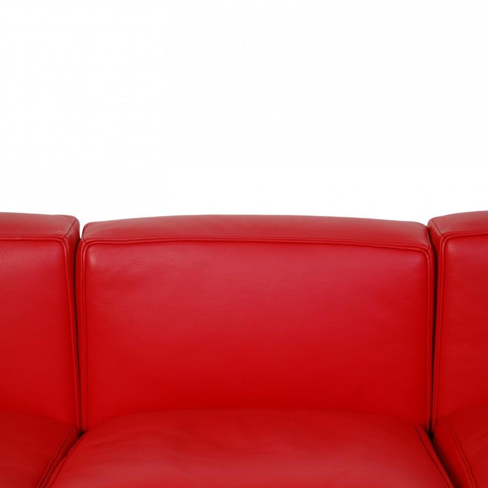 LC2 Drei-Sitzer Sofa aus rotem Leder von Le Corbusier, 2010er bei ...