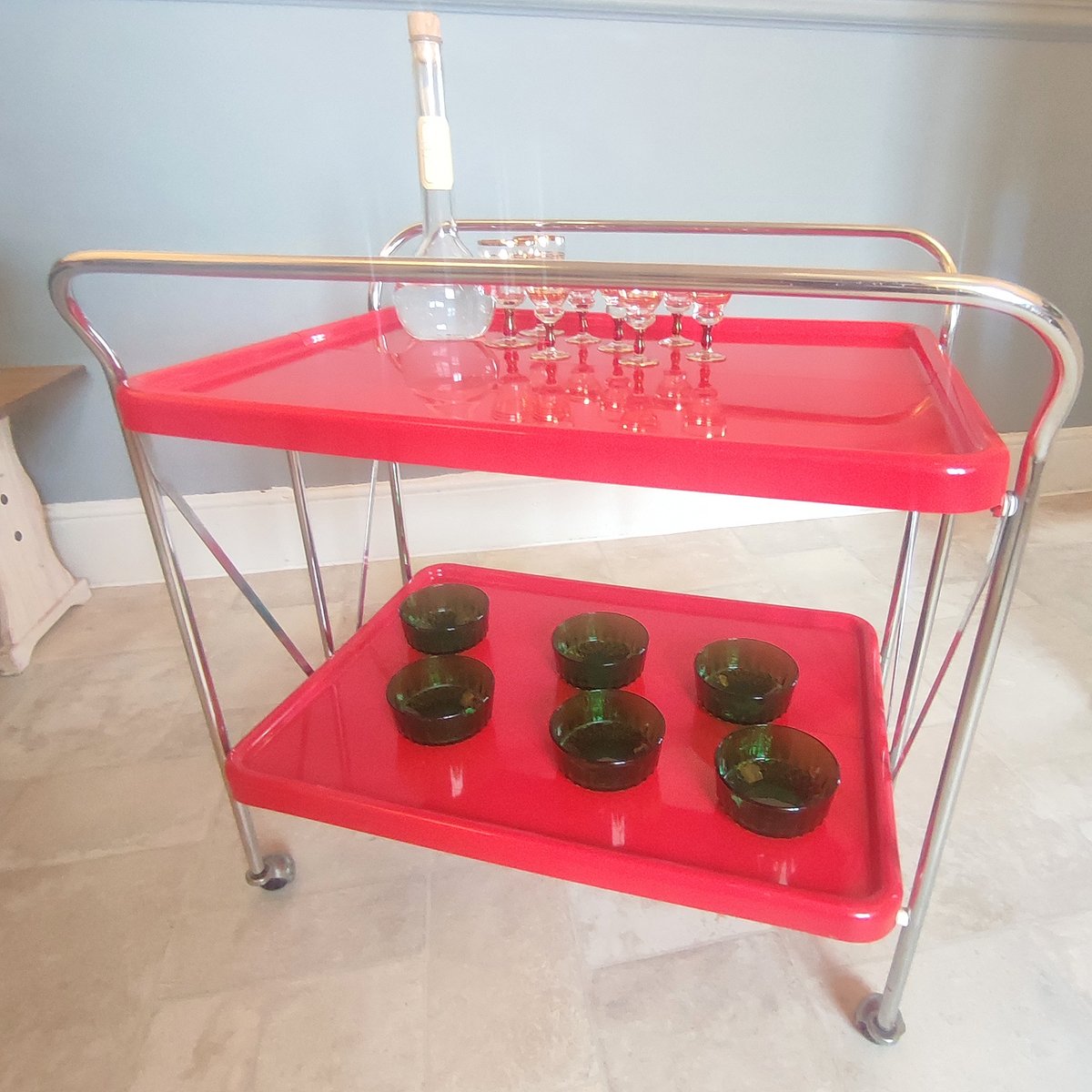 Chariot Pliant Ellisse Rouge à Deux Niveaux Vintage, Italie, 1970s en ...