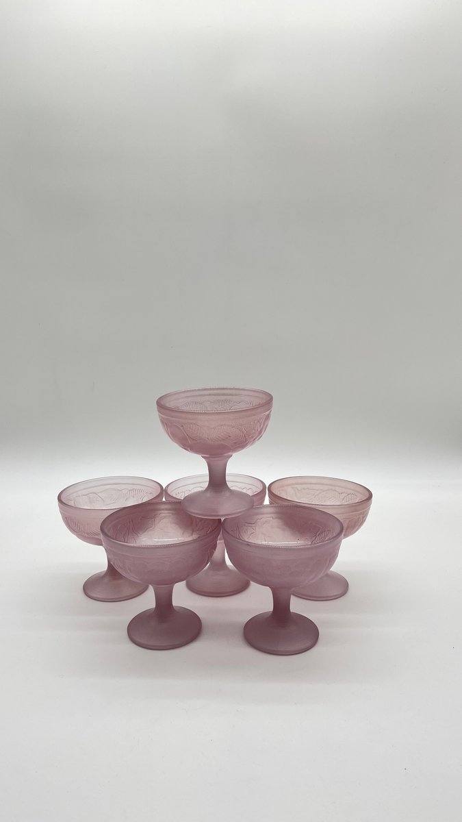 Vintage Art Deco Pink Glass Fruit Bowls, 1950s, Set of 6 for sale at Pamono