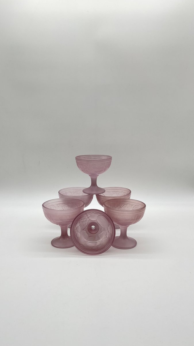 Vintage Art Deco Pink Glass Fruit Bowls, 1950s, Set of 6 for sale at Pamono