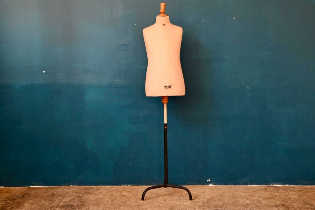 Mannequin de couturière taille enfant en vente sur Pamono