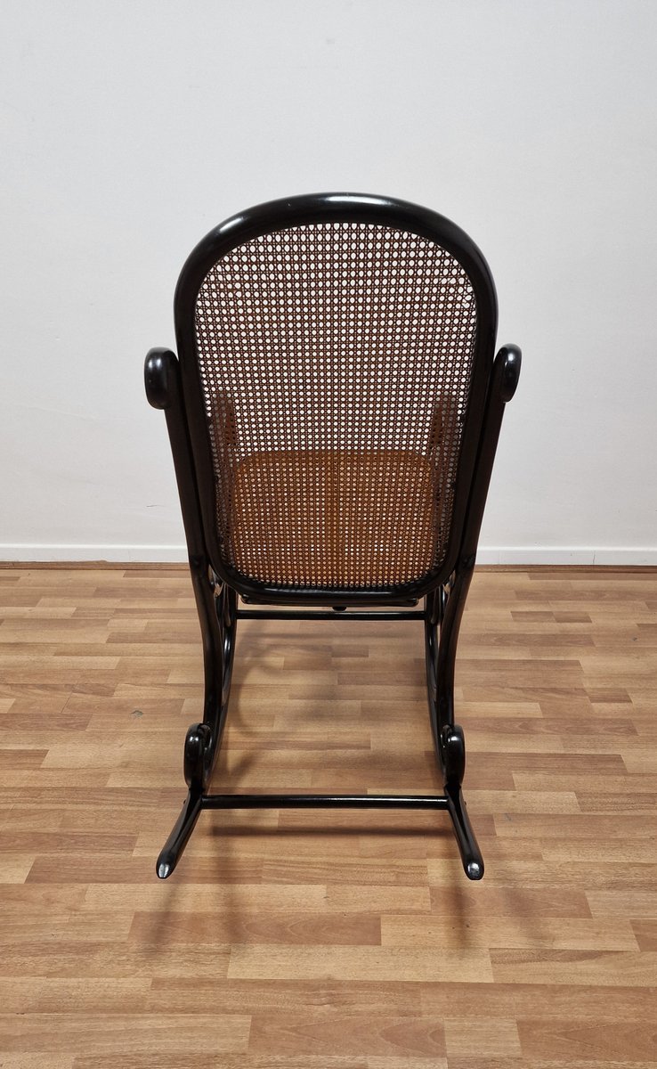 Antique Bentwood Rocking Chair from Thonet, 1890s for sale at Pamono