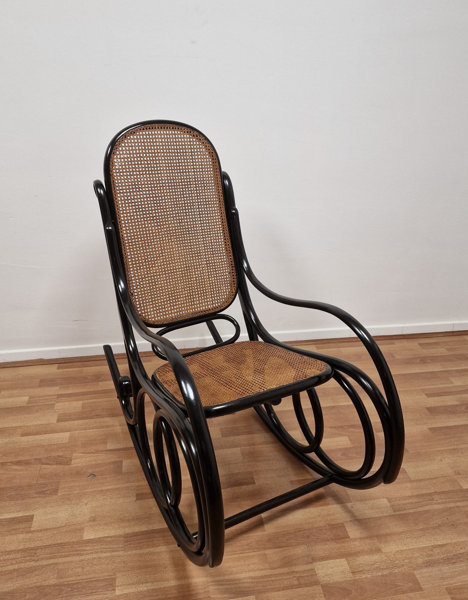 Antique Bentwood Rocking Chair from Thonet, 1890s for sale at Pamono