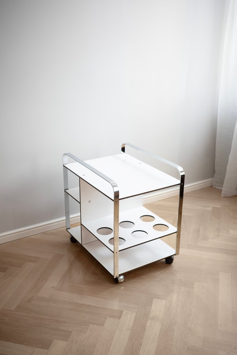 Chariot de Service sur Roues Postmoderne Blanc avec Cadre en Chrome ...