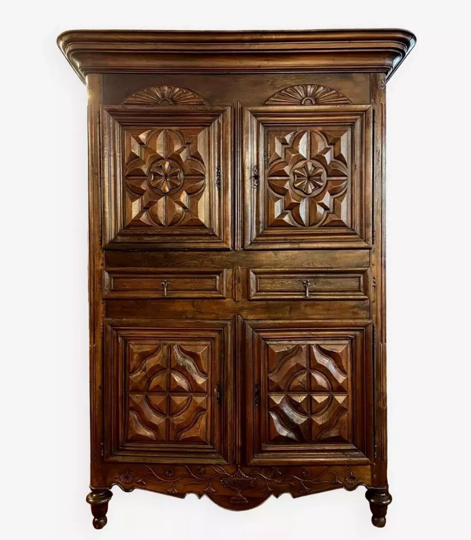 Antique Four-Panel Cabinet in Walnut, 1700s for sale at Pamono