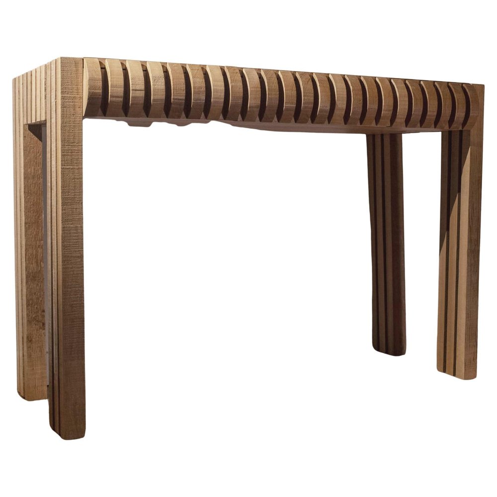 Mesa simple de madera de cedro de Baka Studio en venta en Pamono
