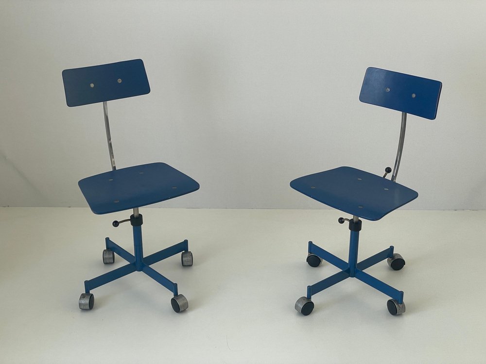 Chaises Industrielles Ajustables en Bois Bleu par Kevi, 1970s Set de 2 ...