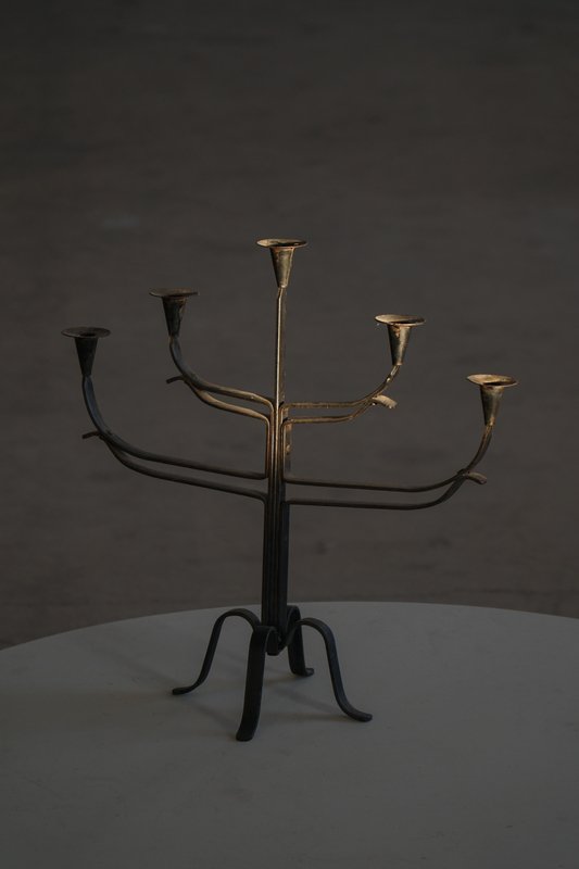 Skandinavischer Brutalistischer Vintage Kerzenhalter aus Schmiedeeisen ...