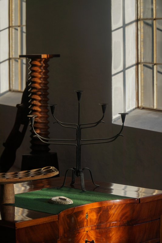 Skandinavischer Brutalistischer Vintage Kerzenhalter aus Schmiedeeisen ...