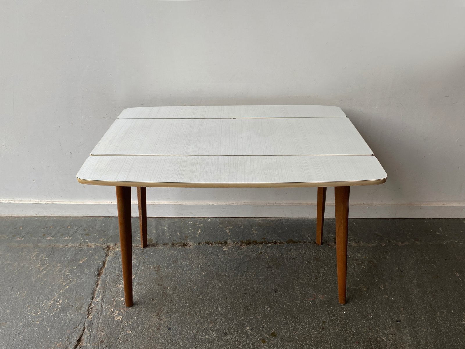 Table de Cuisine à Rallonge Mid-Century à Abattants, 1960s en vente sur ...