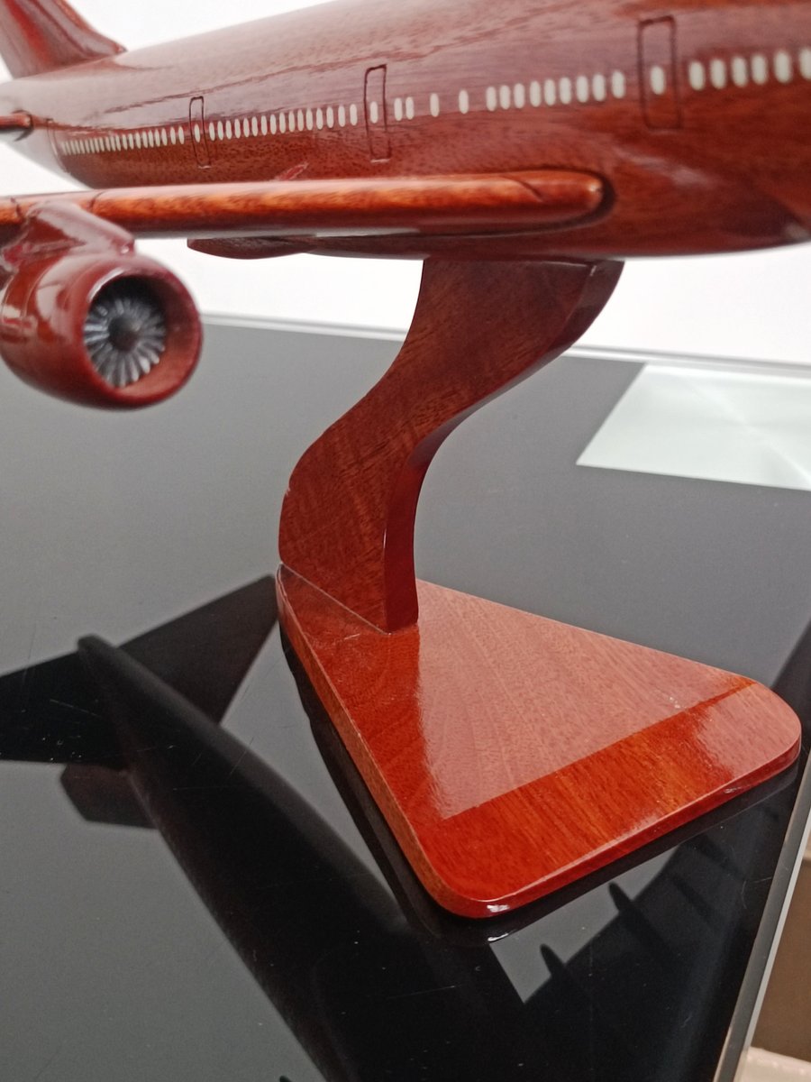 Modell einer Boeing 747 Holzfigur, 2000er bei Pamono kaufen