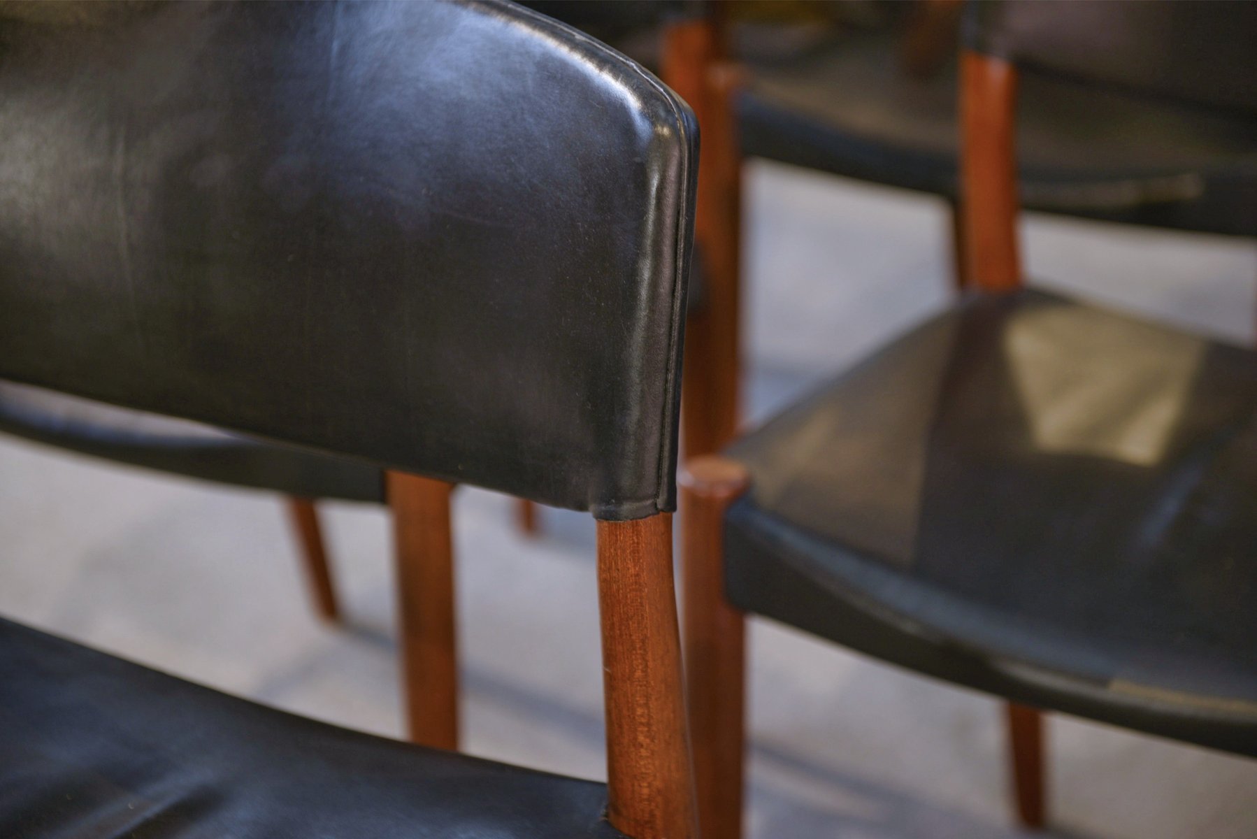 Scandinavian Chairs in Leather by Ejner Larsen and A. Bender Madsen for ...