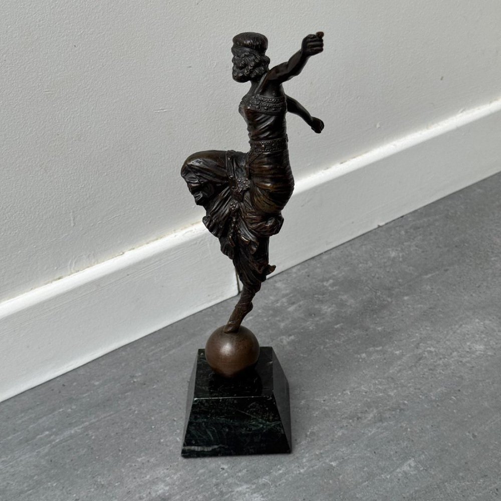 Art Deco Dancer Sculpture, 1930s for sale at Pamono