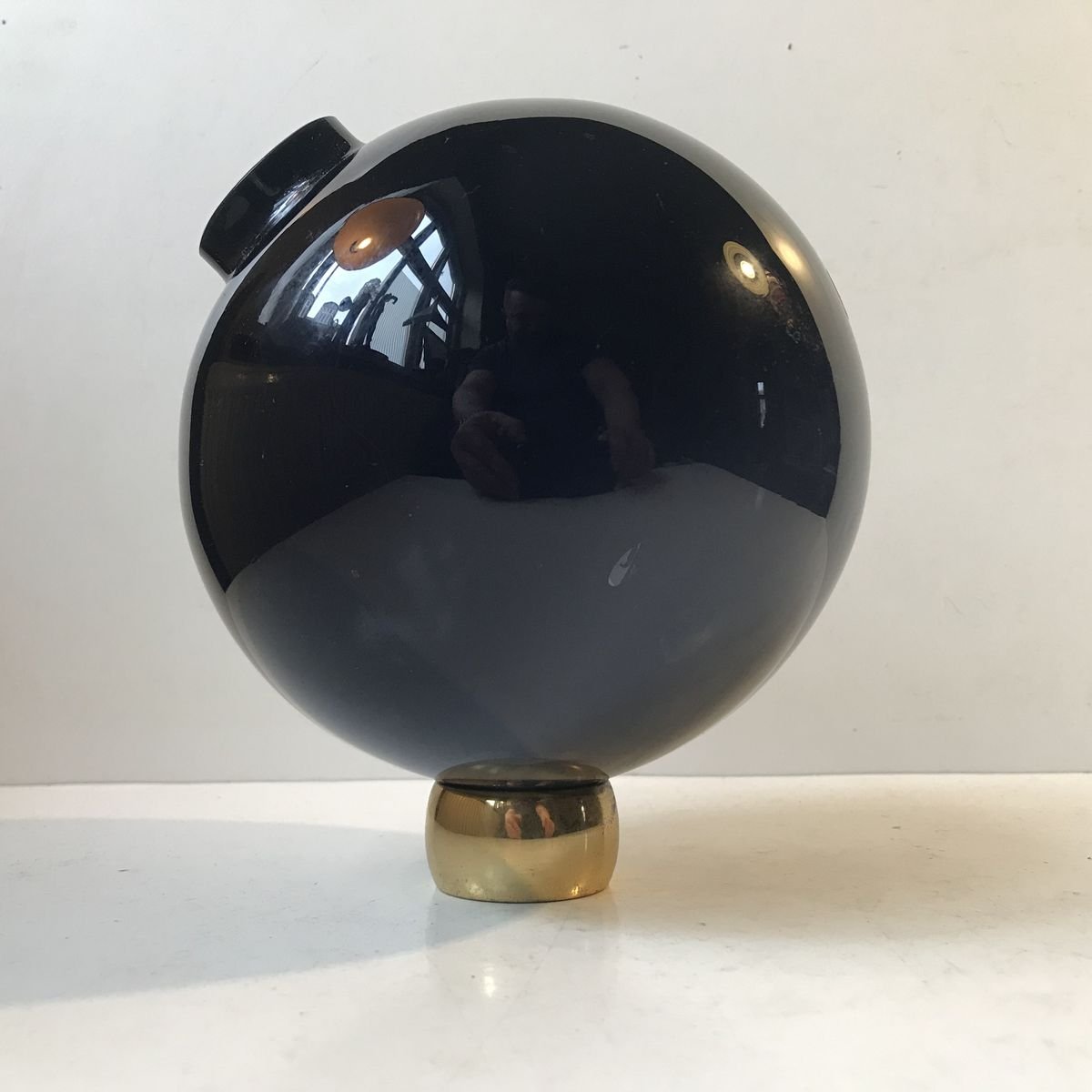 Rocking Spherical Glass Vase by Birgitta Watz for Lindshammar, 1995 for ...
