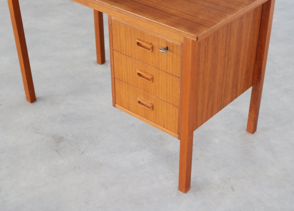 Bureau Vintage, Suède, 1960s en vente sur Pamono