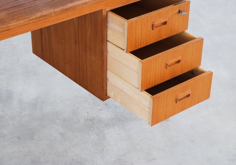 Bureau Vintage, Suède, 1960s en vente sur Pamono