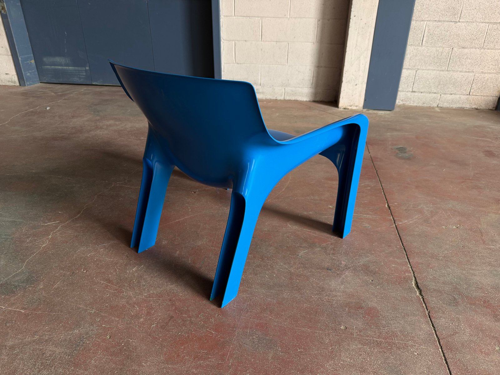 Chaise Modèle Vicario Bleue par Vico Magistretti pour Artemide, 1970s ...