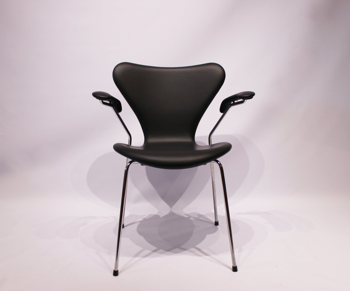 Black Leather Model 3207 Seven Chair by Arne Jacobsen for Fritz Hansen ...