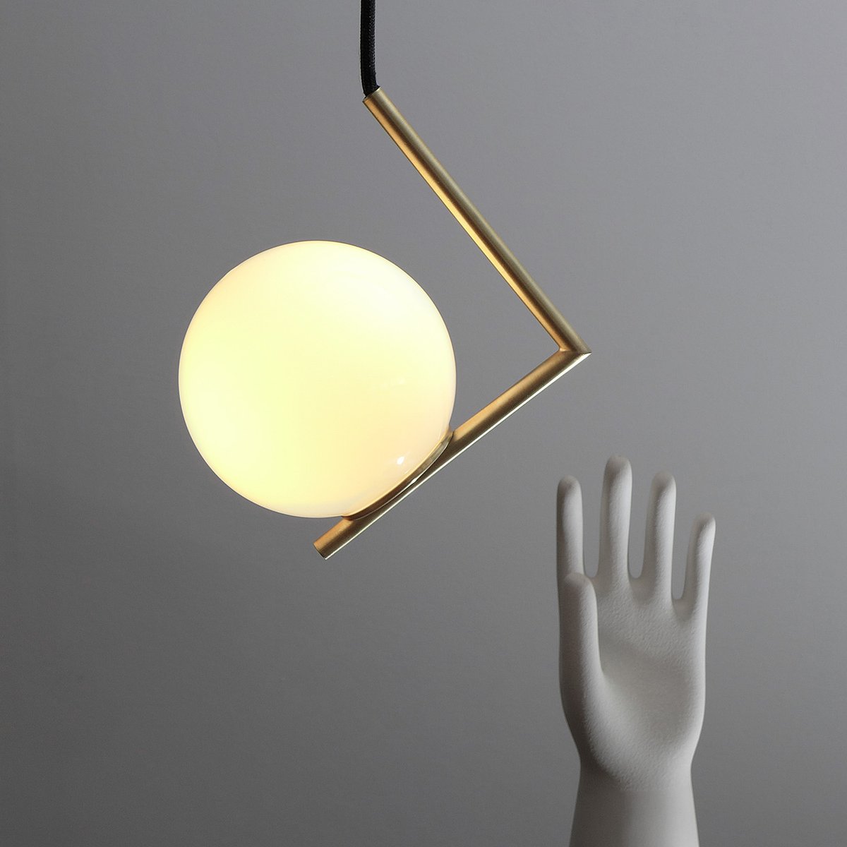 Minimal Modern Geometric Pendant Lamp from Balance Lamp for sale at Pamono