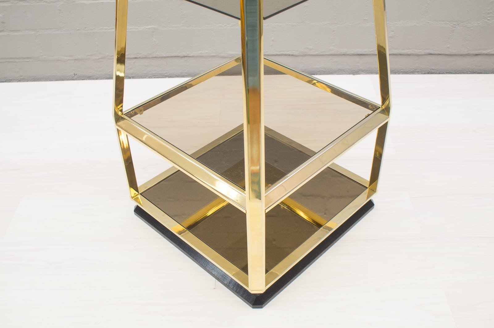 Hollywood Regency Pyramid Shelves in Gilt Brass & Smoked Glass, 1960s ...