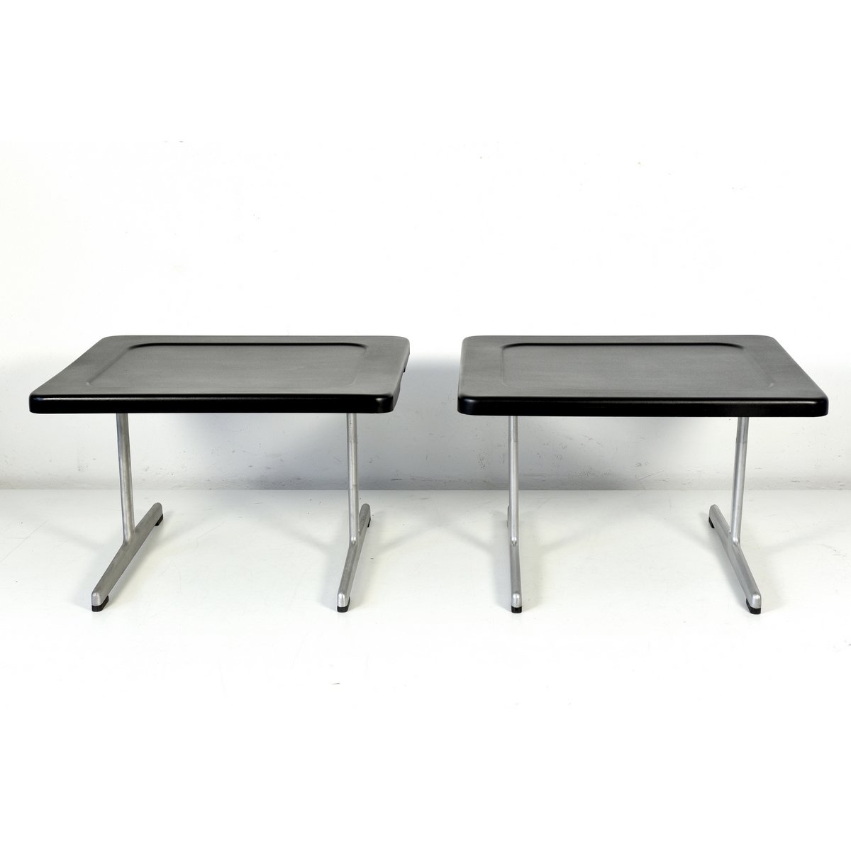 601 Side Table by Dieter Rams for Vitsœ, 1960s for sale at Pamono