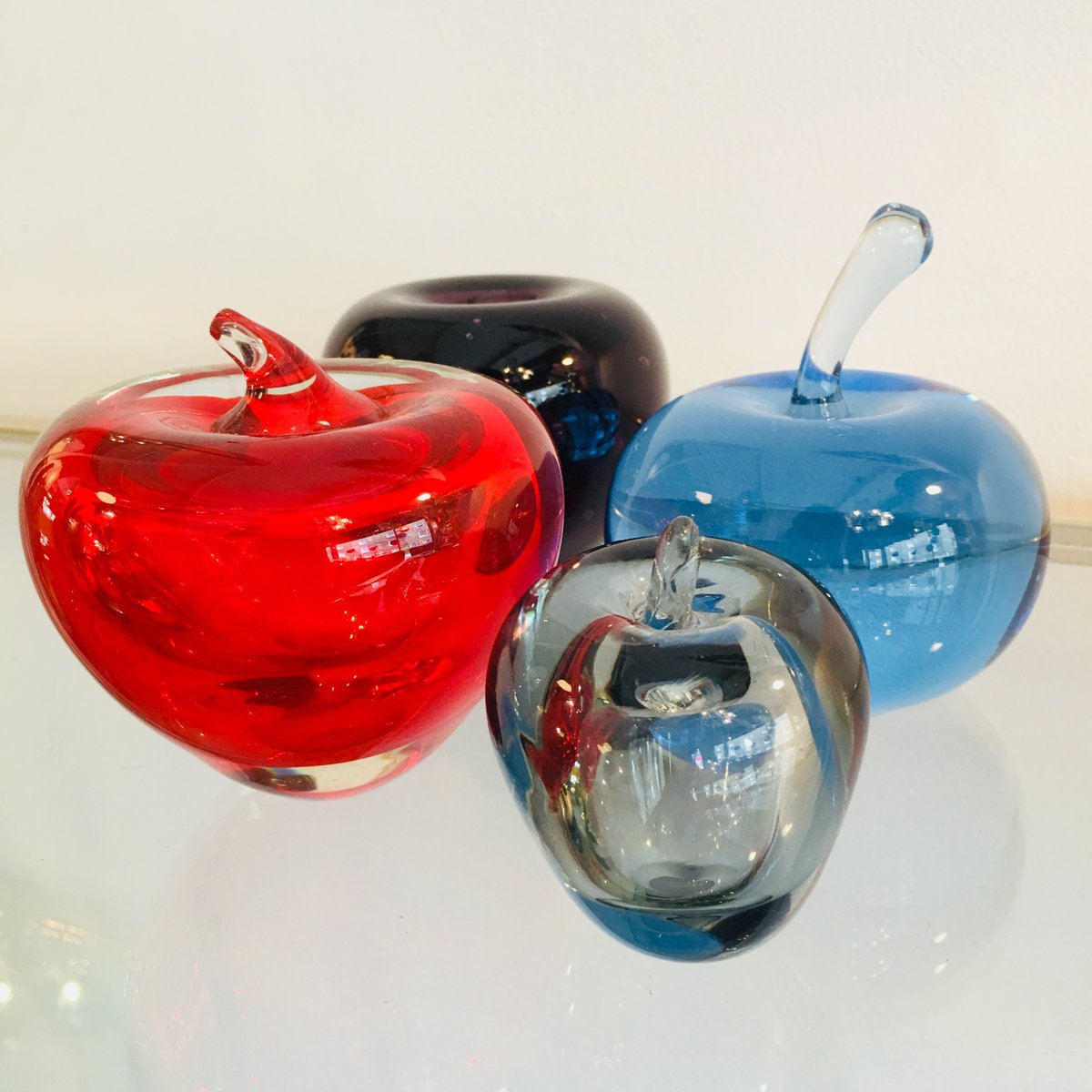 Italian Murano Glass Apples, Set of 4 for sale at Pamono