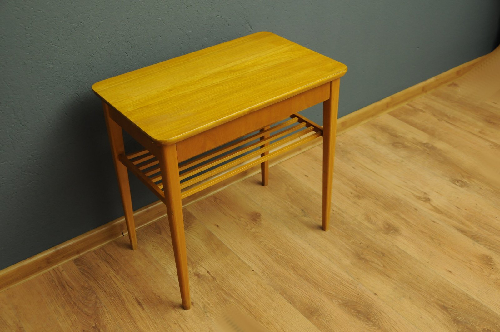Small Mid-Century Danish Side Table for sale at Pamono