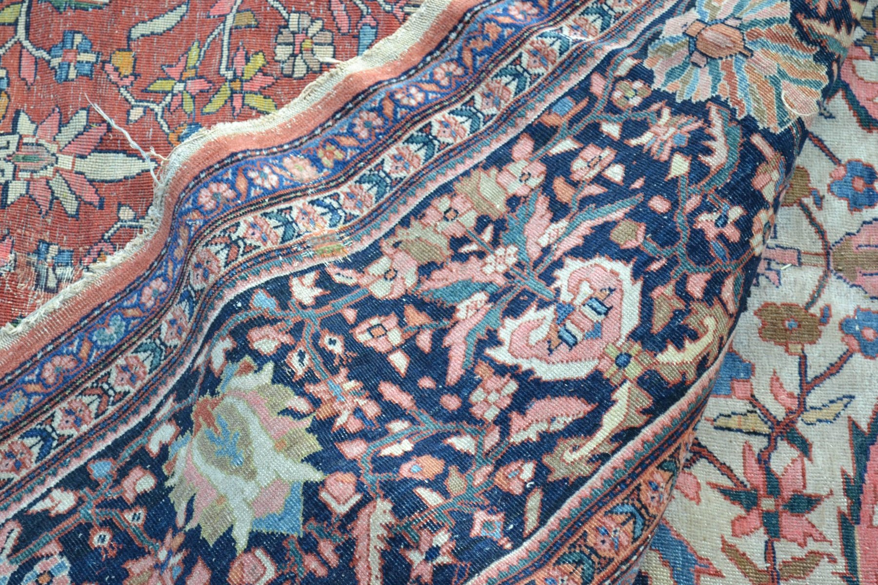 Large Antique Middle Eastern Rug for sale at Pamono