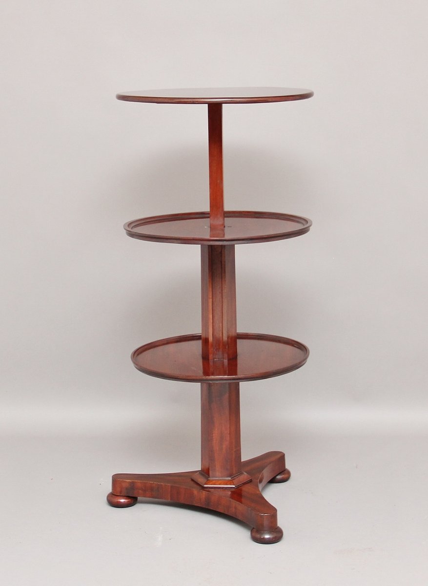 Antique Round Side Table for sale at Pamono