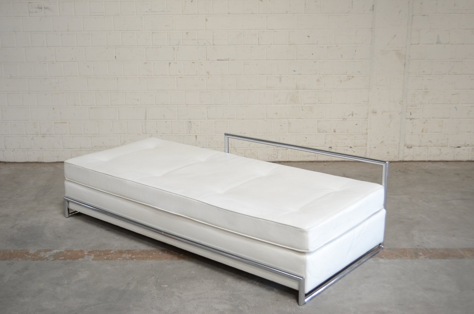 Divan Vintage par Eileen Gray pour Vereinige Werkstätten en vente sur ...