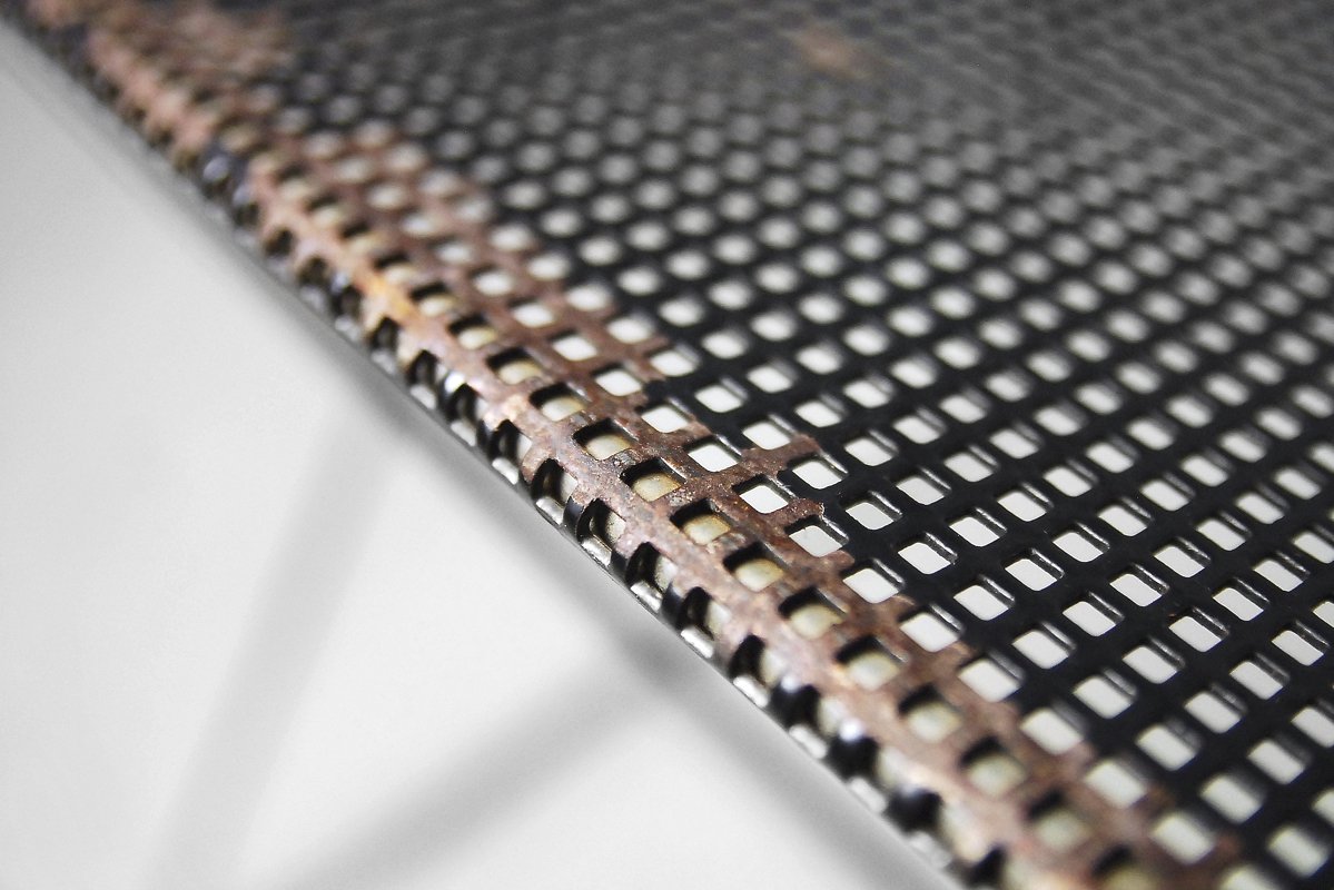 Minimalist Metal X-Line Chairs by Niels Jørgen Haugesen for Hybodan ...