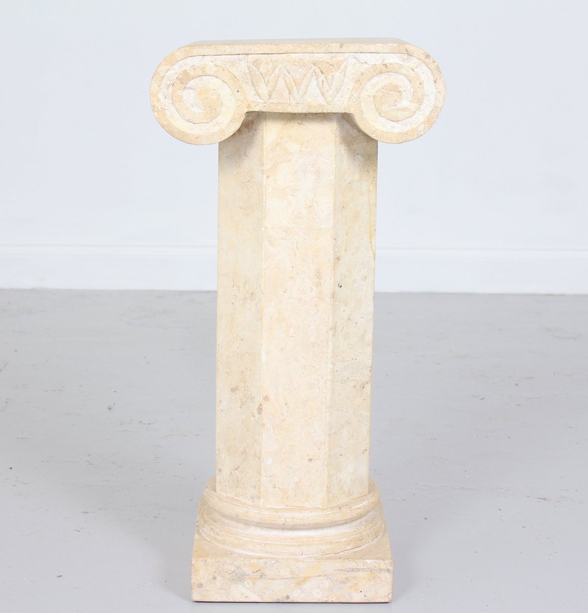 Italian Composite Plinth Column for sale at Pamono
