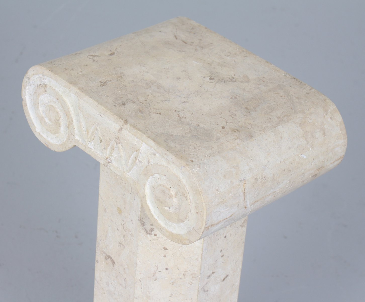 Italian Composite Plinth Column for sale at Pamono