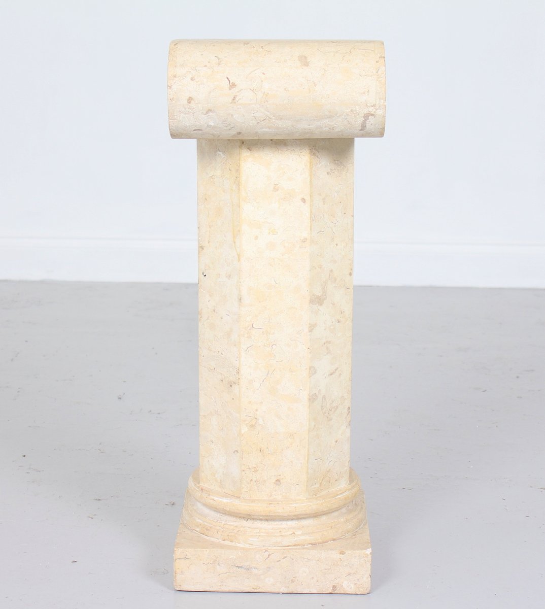 Italian Composite Plinth Column for sale at Pamono